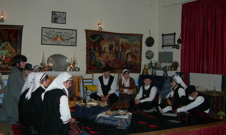 ΕΘΙΜΑ ΤΟΥ ΔΩΔΕΚΑΗΜΕΡΟΥ ΣΤΗΝ ΓΟΥΜΕΝΙΣΣΑ (ΧΡΙΣΤΟΥΓΕΝΝΑ, ΠΡΩΤΟΧΡΟΝΙΑ ...