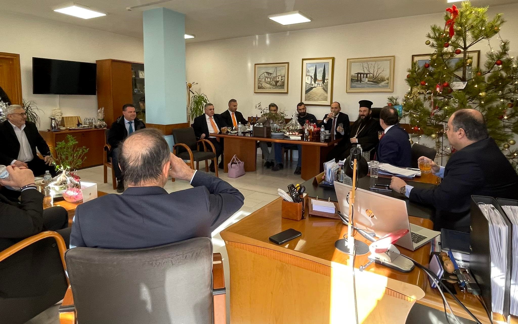 ΝΕΑ ΠΟΡΕΙΑ ΚΙΛΚΙΣ: Ο δήμαρχος Κιλκίς αντάλλαξε ευχές με πολίτες και ...